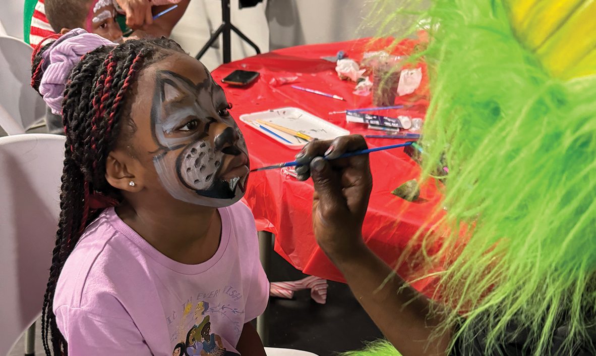 Read 2 Succeed Brings Stories to Life at Annual Holiday Community ...
